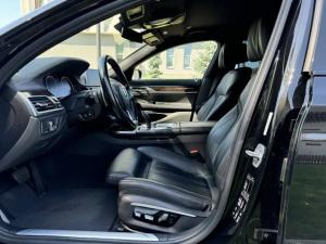 Black BMW 730 2016 in Riga, with an engine capacity of 3.00 L and mileage of 188 thousand km for 31490 €, photo 11 on AUTOMOTO.COM.LV