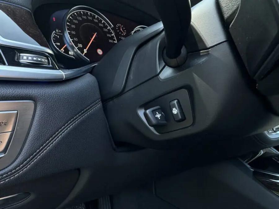 Black BMW 730 2016 in Riga, with an engine capacity of 3.00 L and mileage of 188 thousand km for 31490 €, photo 13 on AUTOMOTO.COM.LV
