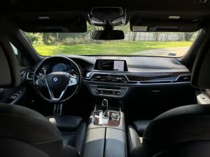Black BMW 730 2016 in Riga, with an engine capacity of 3.00 L and mileage of 188 thousand km for 31490 €, photo 17 on AUTOMOTO.COM.LV
