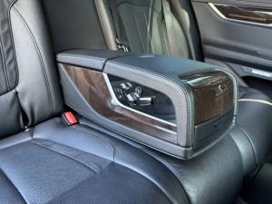 Black BMW 730 2016 in Riga, with an engine capacity of 3.00 L and mileage of 188 thousand km for 31490 €, photo 20 on AUTOMOTO.COM.LV