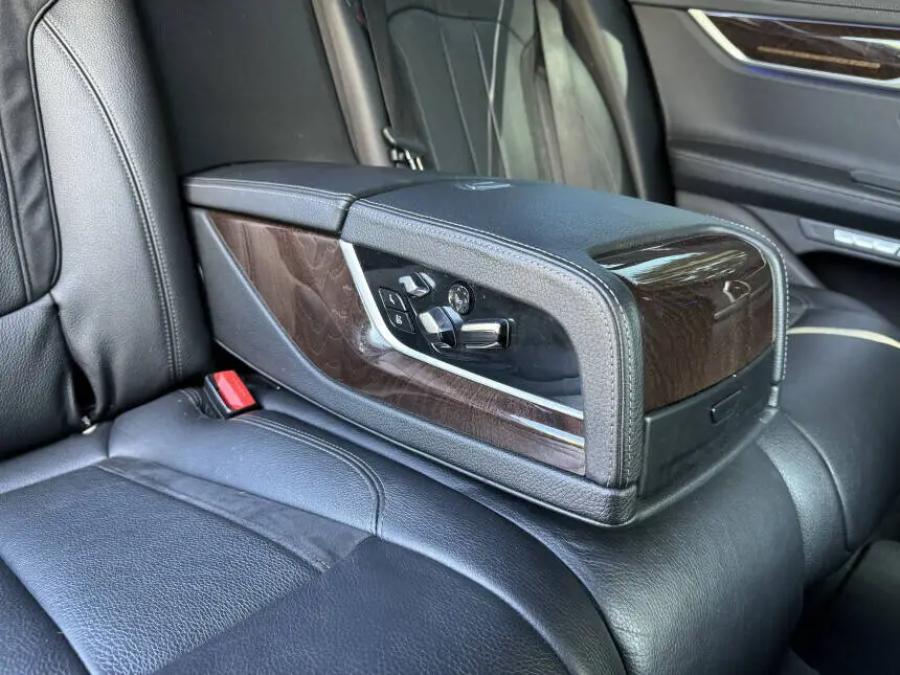 Black BMW 730 2016 in Riga, with an engine capacity of 3.00 L and mileage of 188 thousand km for 31490 €, photo 20 on AUTOMOTO.COM.LV