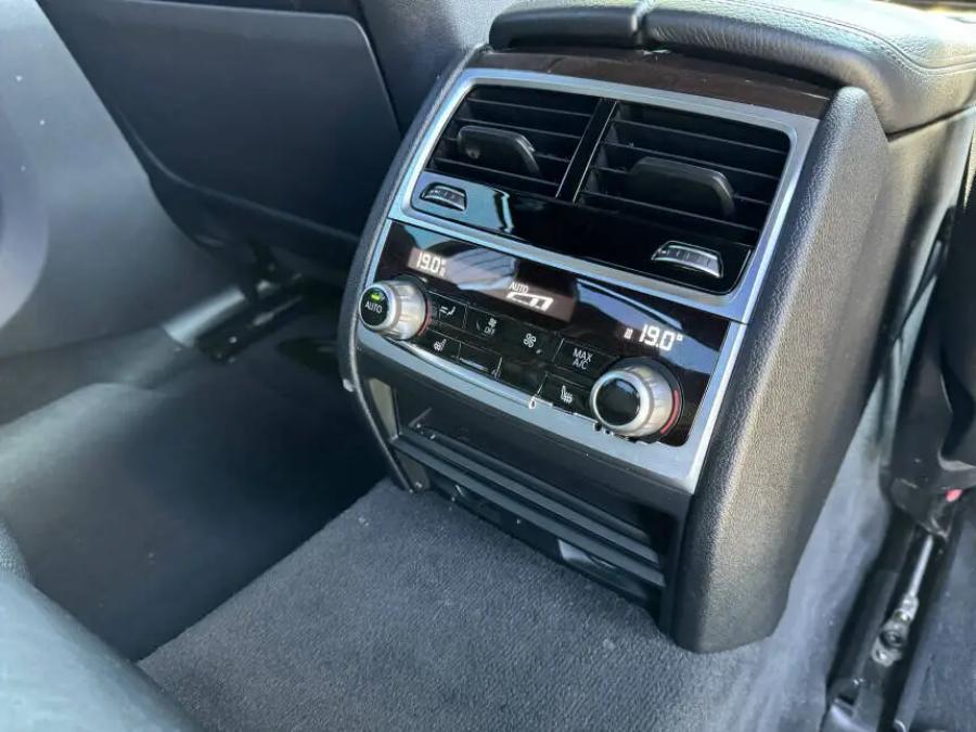Black BMW 730 2016 in Riga, with an engine capacity of 3.00 L and mileage of 188 thousand km for 31490 €, photo 21 on AUTOMOTO.COM.LV