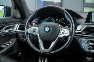 Black BMW 730 2016 in Kaunas, with an engine capacity of 3.00 L and mileage of 287 thousand km for 20950 €, photo 20 on AUTOMOTO.COM.LV