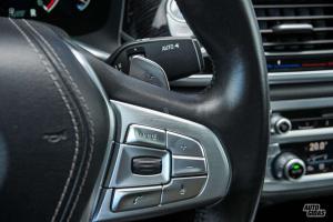Black BMW 730 2016 in Kaunas, with an engine capacity of 3.00 L and mileage of 287 thousand km for 20950 €, photo 31 on AUTOMOTO.COM.LV