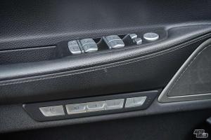 Black BMW 730 2016 in Kaunas, with an engine capacity of 3.00 L and mileage of 287 thousand km for 20950 €, photo 34 on AUTOMOTO.COM.LV