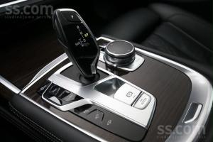 Black BMW 730 2016 in Riga, with an engine capacity of 3.00 L and mileage of 150 thousand km for 29000 €, photo 7 on AUTOMOTO.COM.LV