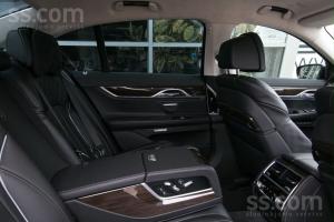 Black BMW 730 2016 in Riga, with an engine capacity of 3.00 L and mileage of 150 thousand km for 29000 €, photo 8 on AUTOMOTO.COM.LV
