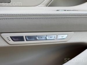 Black BMW 730 2016 in Riga, with an engine capacity of 3.00 L and mileage of 247 thousand km for 27999 €, photo 17 on AUTOMOTO.COM.LV