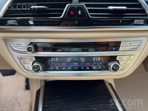 Black BMW 730 2016 in Riga, with an engine capacity of 3.00 L and mileage of 247 thousand km for 27999 €, photo 18 on AUTOMOTO.COM.LV