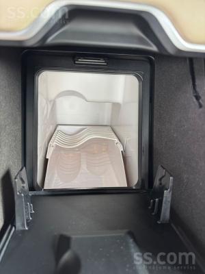 Black BMW 730 2016 in Riga, with an engine capacity of 3.00 L and mileage of 247 thousand km for 27999 €, photo 19 on AUTOMOTO.COM.LV