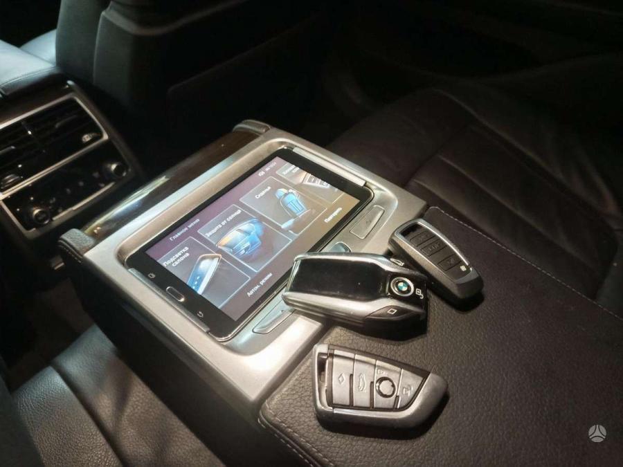 Melns BMW 730 2016 Viļņa, ar dzinēja tilpumu 2.99 L un nobraukumu 239 tūkst. km par 15500 €, foto 5 vietnē AUTOMOTO.COM.LV