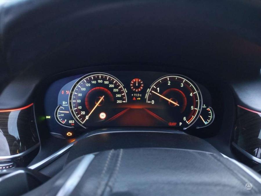 Melns BMW 730 2016 Viļņa, ar dzinēja tilpumu 2.99 L un nobraukumu 239 tūkst. km par 15500 €, foto 11 vietnē AUTOMOTO.COM.LV