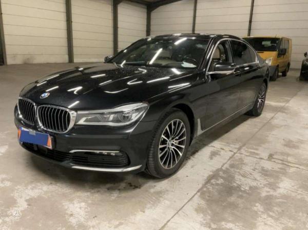 Black BMW 730 2017 in Vilnius, with an engine capacity of 2.99 L and mileage of 198 thousand km for 35500 €, photo 1 on AUTOMOTO.COM.LV