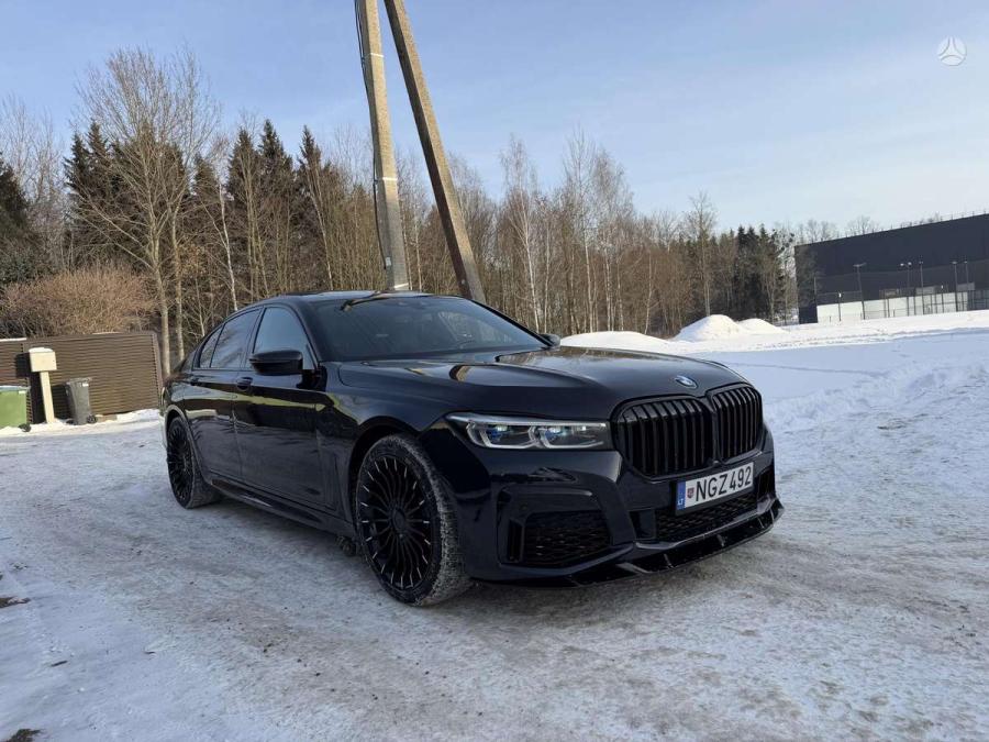 Black BMW 730 2017 in Vilnius, with an engine capacity of 2.99 L and mileage of 190 thousand km for 29500 €, photo 1 on AUTOMOTO.COM.LV