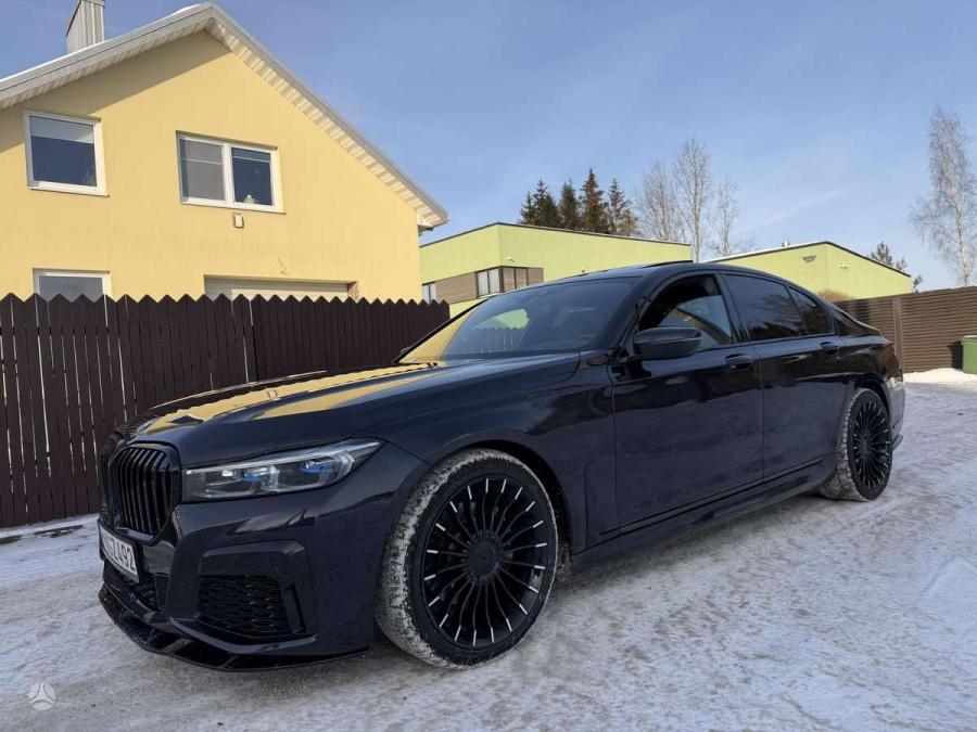 Black BMW 730 2017 in Vilnius, with an engine capacity of 2.99 L and mileage of 190 thousand km for 29500 €, photo 4 on AUTOMOTO.COM.LV
