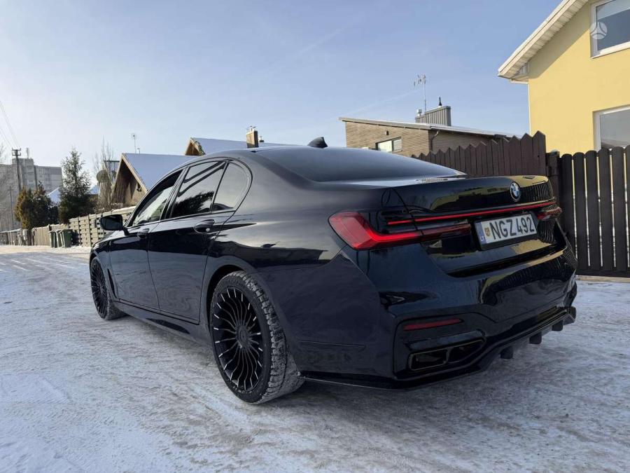 Black BMW 730 2017 in Vilnius, with an engine capacity of 2.99 L and mileage of 190 thousand km for 29500 €, photo 6 on AUTOMOTO.COM.LV