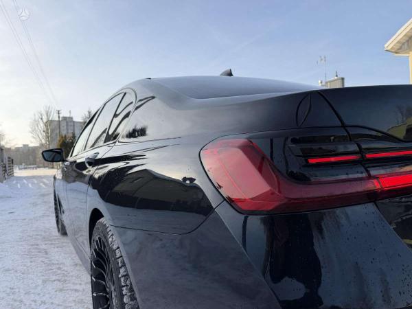 Black BMW 730 2017 in Vilnius, with an engine capacity of 2.99 L and mileage of 190 thousand km for 29500 €, photo 7 on AUTOMOTO.COM.LV