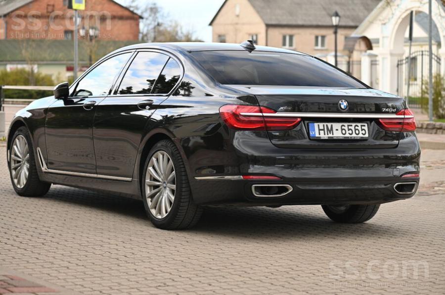 Black BMW 730 2017 in Riga, with an engine capacity of 3.00 L and mileage of 0 thousand km for 27000 €, photo 3 on AUTOMOTO.COM.LV