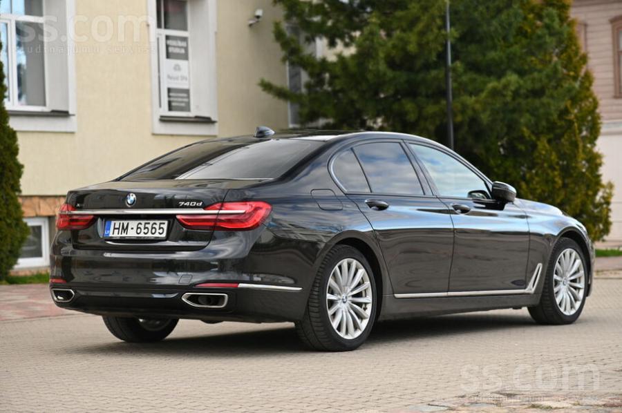 Black BMW 730 2017 in Riga, with an engine capacity of 3.00 L and mileage of 0 thousand km for 27000 €, photo 5 on AUTOMOTO.COM.LV