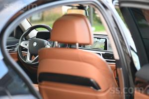 Black BMW 730 2017 in Riga, with an engine capacity of 3.00 L and mileage of 0 thousand km for 27000 €, photo 12 on AUTOMOTO.COM.LV