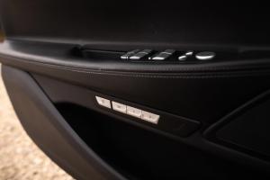 Melns BMW 730 2017 Rīga, ar dzinēja tilpumu 3.00 L un nobraukumu 251 tūkst. km par 23500 €, foto 36 vietnē AUTOMOTO.COM.LV