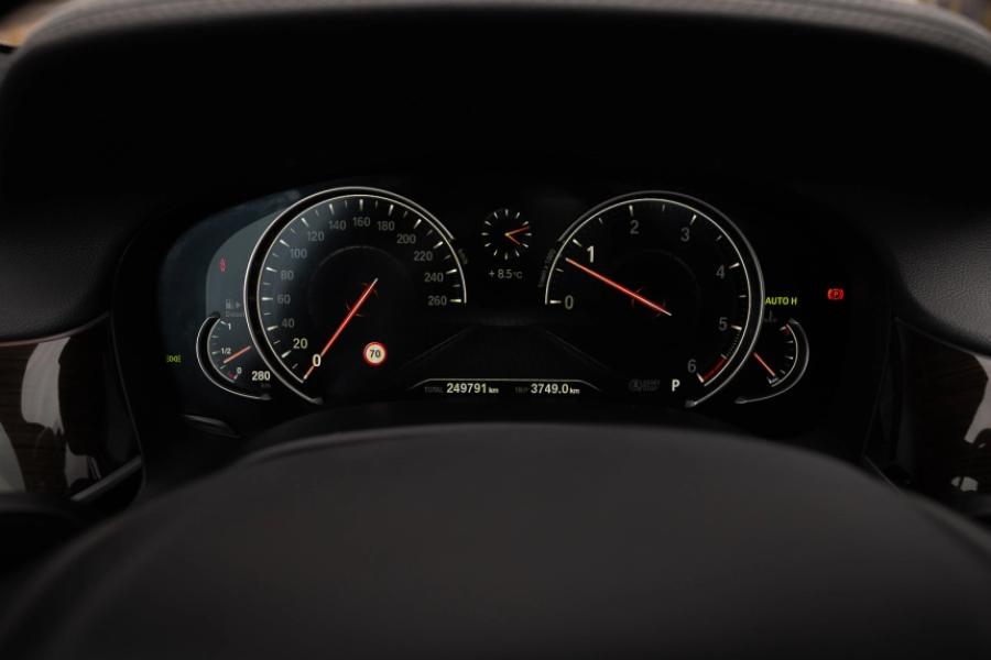 Melns BMW 730 2017 Rīga, ar dzinēja tilpumu 3.00 L un nobraukumu 251 tūkst. km par 23500 €, foto 40 vietnē AUTOMOTO.COM.LV