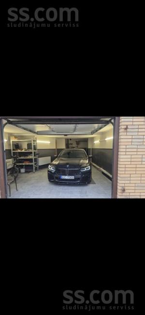 Melns BMW 730 2017 Bauska, ar dzinēja tilpumu 3.00 L un nobraukumu 220 tūkst. km par 32500 €, foto  vietnē AUTOMOTO.COM.LV