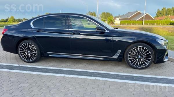 Black BMW 730 2018 in Riga, with an engine capacity of 3.00 L and mileage of 159 thousand km for 27500 €, photo 1 on AUTOMOTO.COM.LV