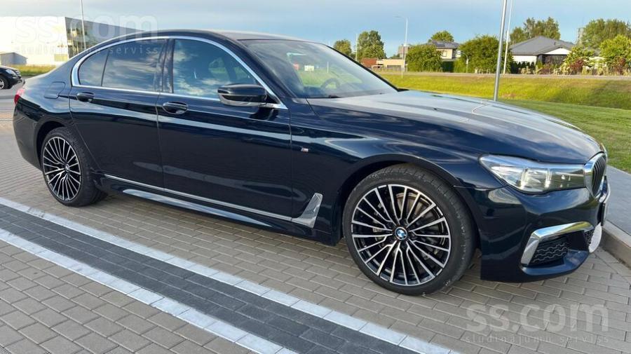 Black BMW 730 2018 in Riga, with an engine capacity of 3.00 L and mileage of 159 thousand km for 27500 €, photo 4 on AUTOMOTO.COM.LV
