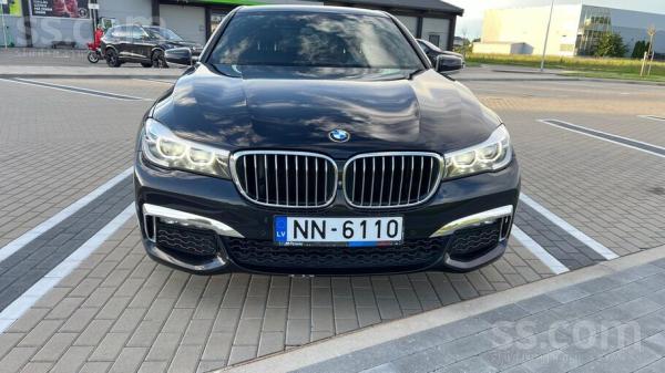 Black BMW 730 2018 in Riga, with an engine capacity of 3.00 L and mileage of 159 thousand km for 27500 €, photo 4 on AUTOMOTO.COM.LV
