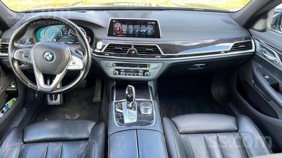 Black BMW 730 2018 in Riga, with an engine capacity of 3.00 L and mileage of 159 thousand km for 27500 €, photo 9 on AUTOMOTO.COM.LV