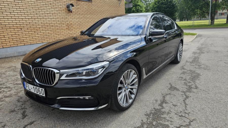 Melns BMW 730 2018 Rīga, ar dzinēja tilpumu 3.00 L un nobraukumu 98 tūkst. km par 39900 €, foto 1 vietnē AUTOMOTO.COM.LV
