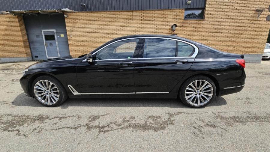 Melns BMW 730 2018 Rīga, ar dzinēja tilpumu 3.00 L un nobraukumu 98 tūkst. km par 39900 €, foto 3 vietnē AUTOMOTO.COM.LV