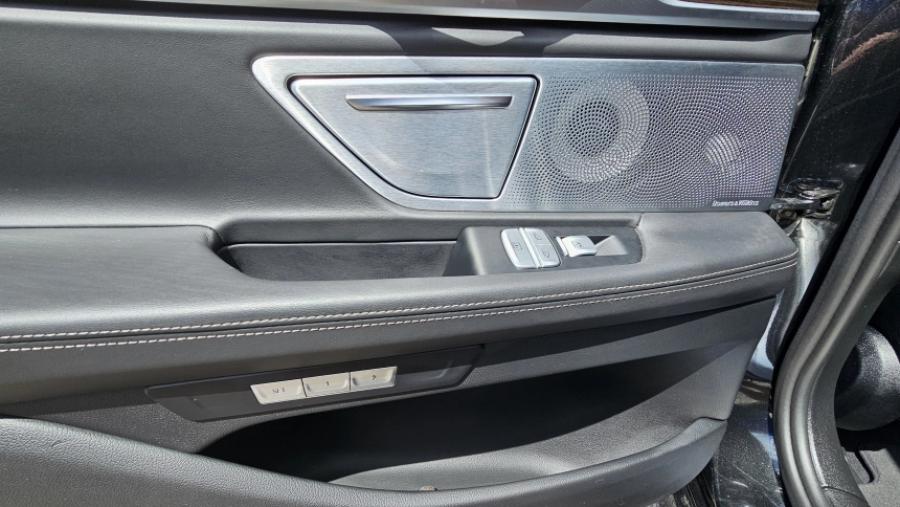 Melns BMW 730 2018 Rīga, ar dzinēja tilpumu 3.00 L un nobraukumu 98 tūkst. km par 39900 €, foto 39 vietnē AUTOMOTO.COM.LV