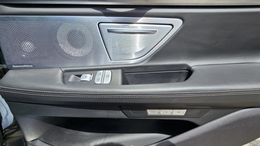 Melns BMW 730 2018 Rīga, ar dzinēja tilpumu 3.00 L un nobraukumu 98 tūkst. km par 39900 €, foto 43 vietnē AUTOMOTO.COM.LV
