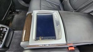 Black BMW 730 2018 in Riga, with an engine capacity of 3.00 L and mileage of 98 thousand km for 39900 €, photo 36 on AUTOMOTO.COM.LV