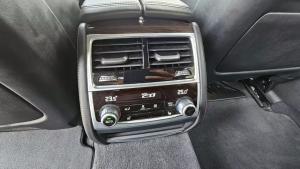 Black BMW 730 2018 in Riga, with an engine capacity of 3.00 L and mileage of 98 thousand km for 39900 €, photo 38 on AUTOMOTO.COM.LV