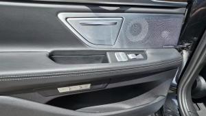 Black BMW 730 2018 in Riga, with an engine capacity of 3.00 L and mileage of 98 thousand km for 39900 €, photo 39 on AUTOMOTO.COM.LV