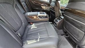 Black BMW 730 2018 in Riga, with an engine capacity of 3.00 L and mileage of 98 thousand km for 39900 €, photo 41 on AUTOMOTO.COM.LV