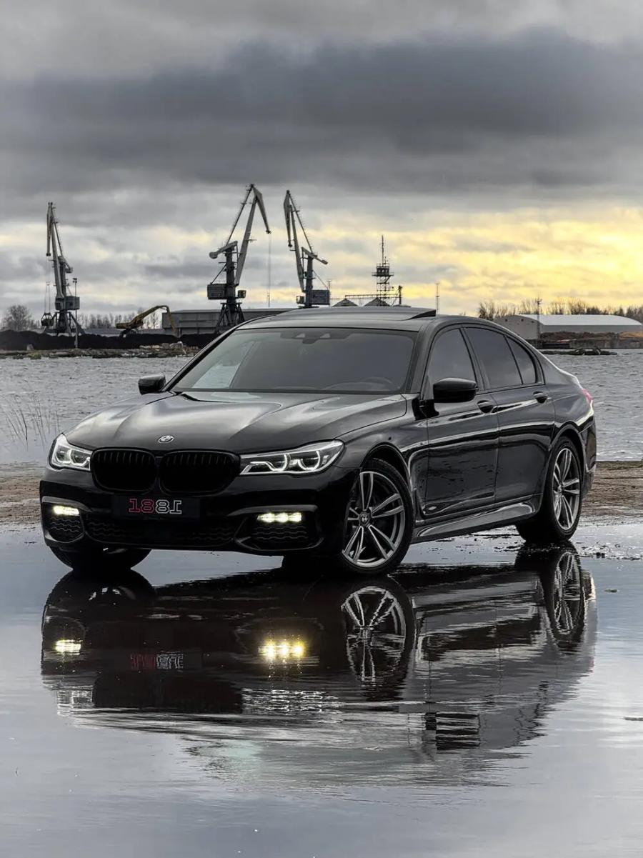 Black BMW 730 2018 in Riga, with an engine capacity of 3.00 L and mileage of 186 thousand km for 30800 €, photo 26 on AUTOMOTO.COM.LV