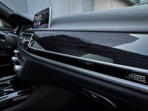 Black BMW 730 2018 in Riga, with an engine capacity of 3.00 L and mileage of 186 thousand km for 30800 €, photo 41 on AUTOMOTO.COM.LV