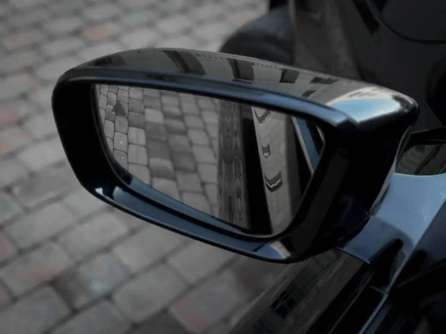 Black BMW 730 2018 in Riga, with an engine capacity of 3.00 L and mileage of 186 thousand km for 30800 €, photo 43 on AUTOMOTO.COM.LV