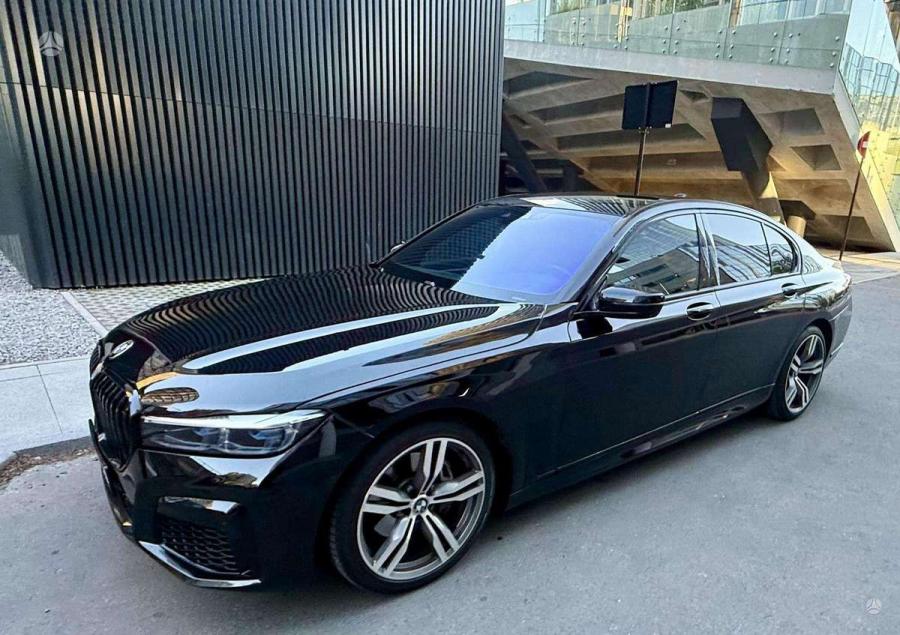 Melns BMW 730 2018 Viļņa, ar dzinēja tilpumu 2.99 L un nobraukumu 342 tūkst. km par 28100 €, foto 8 vietnē AUTOMOTO.COM.LV