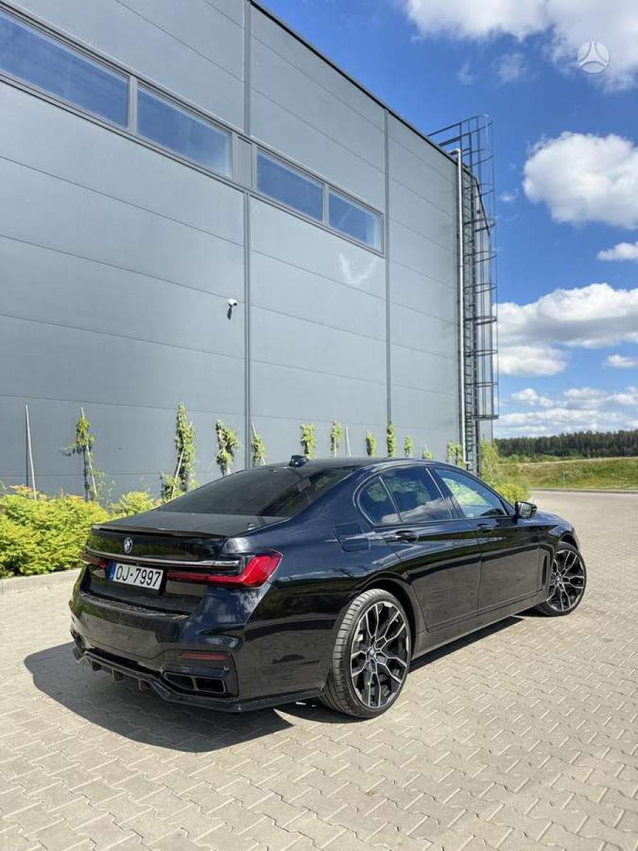 Black BMW 730 2019 in Vilnius, with an engine capacity of 2.99 L and mileage of 82 thousand km for 40000 €, photo 3 on AUTOMOTO.COM.LV