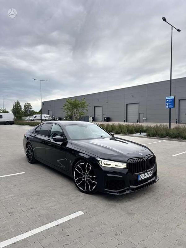 Black BMW 730 2019 in Vilnius, with an engine capacity of 2.99 L and mileage of 82 thousand km for 40000 €, photo 5 on AUTOMOTO.COM.LV