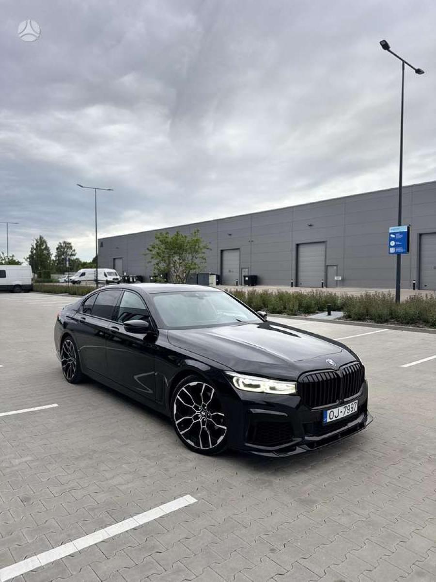 Black BMW 730 2019 in Vilnius, with an engine capacity of 2.99 L and mileage of 82 thousand km for 40000 €, photo 5 on AUTOMOTO.COM.LV