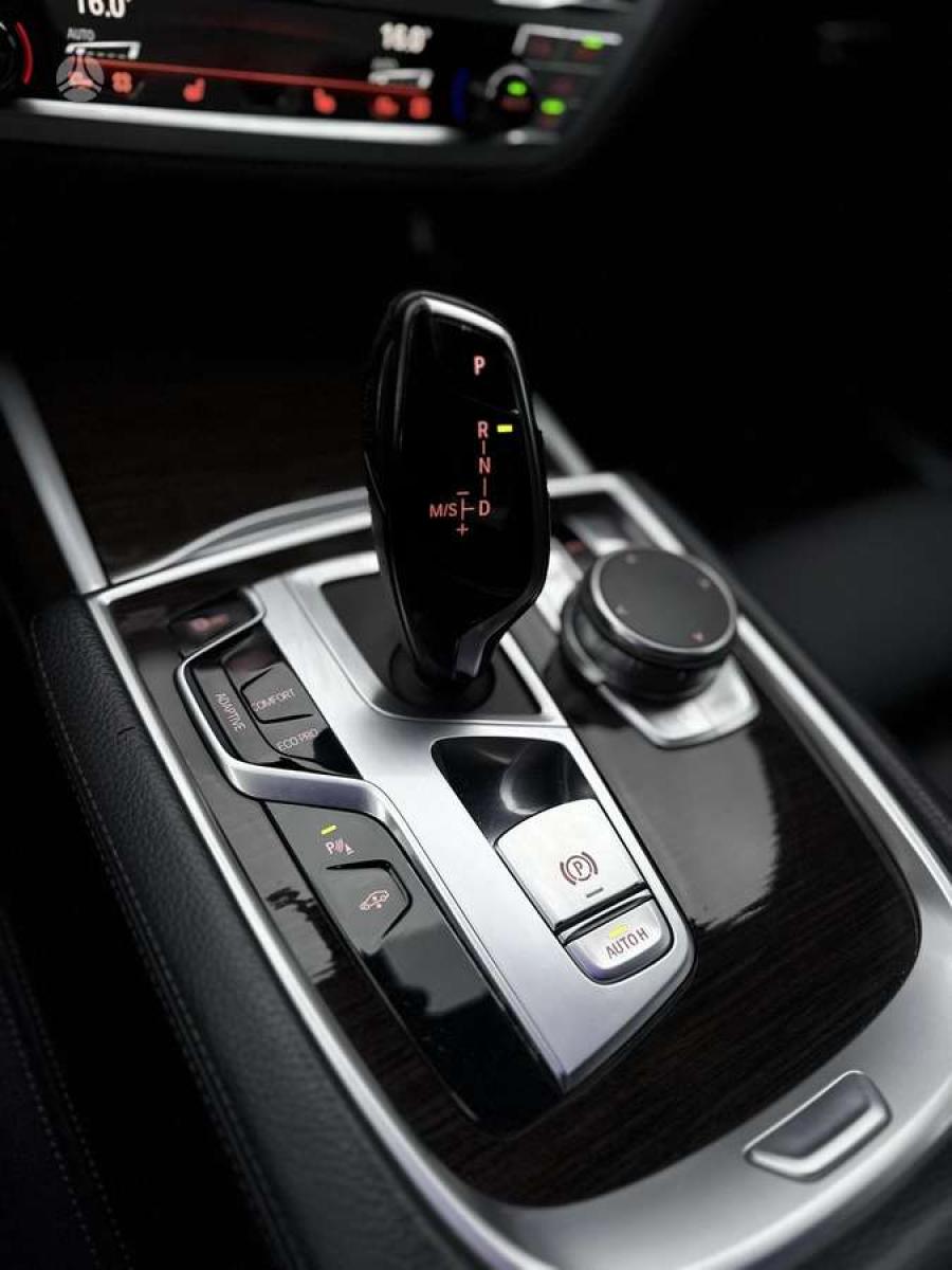 Black BMW 730 2019 in Vilnius, with an engine capacity of 2.99 L and mileage of 82 thousand km for 40000 €, photo 17 on AUTOMOTO.COM.LV