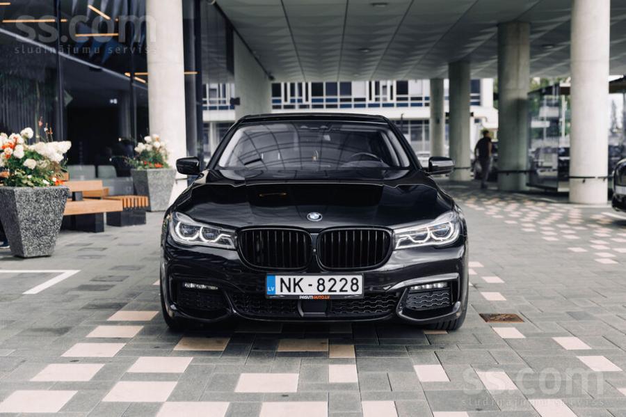 Black BMW 730 2019 in Jurmala, with an engine capacity of 3.00 L and mileage of 224 thousand km for 31500 €, photo 1 on AUTOMOTO.COM.LV