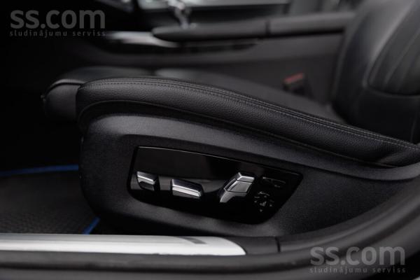 Black BMW 730 2019 in Jurmala, with an engine capacity of 3.00 L and mileage of 224 thousand km for 31500 €, photo 8 on AUTOMOTO.COM.LV