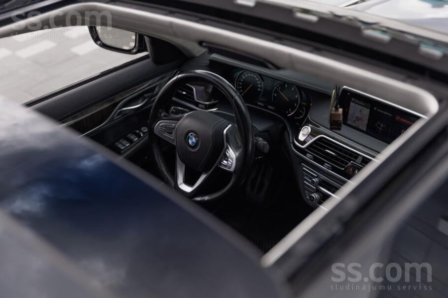 Black BMW 730 2019 in Jurmala, with an engine capacity of 3.00 L and mileage of 224 thousand km for 31500 €, photo 11 on AUTOMOTO.COM.LV